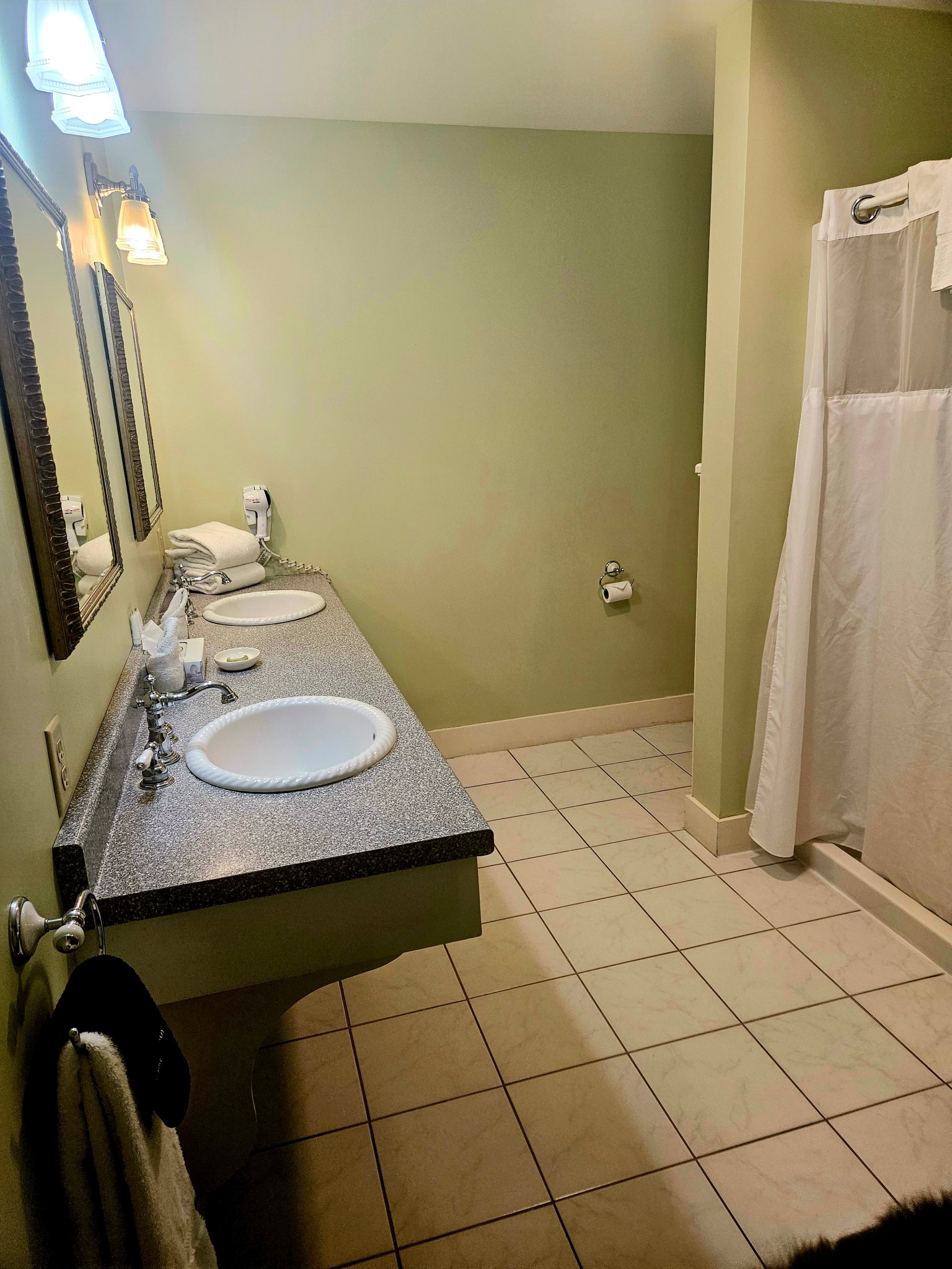 Critiquing Inns on a Budget – Designing Mimi